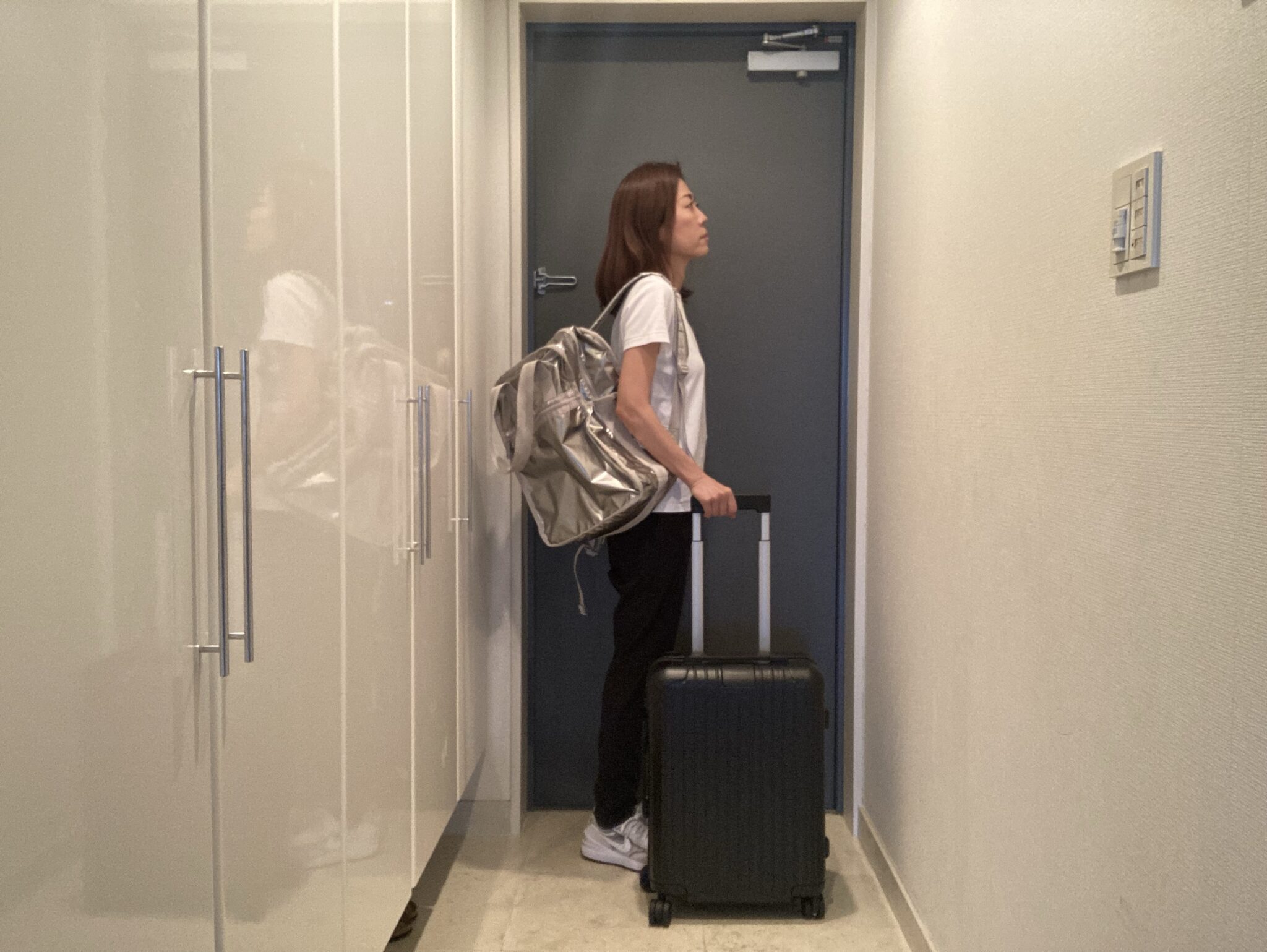 【リモワエッセンシャル キャビン S】女一人旅におすすめのサイズです！ | 50代からの夫婦旅